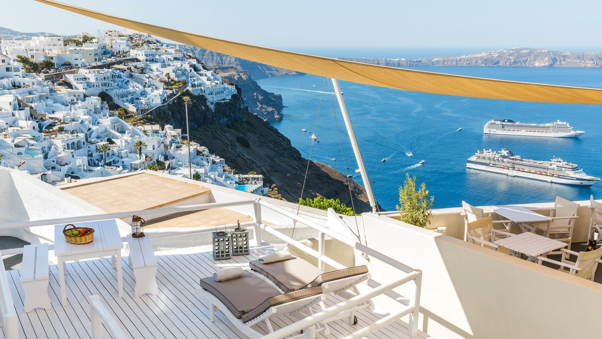 Blue Dolphins Apartments & Suites | Santorini Hotels Apartments